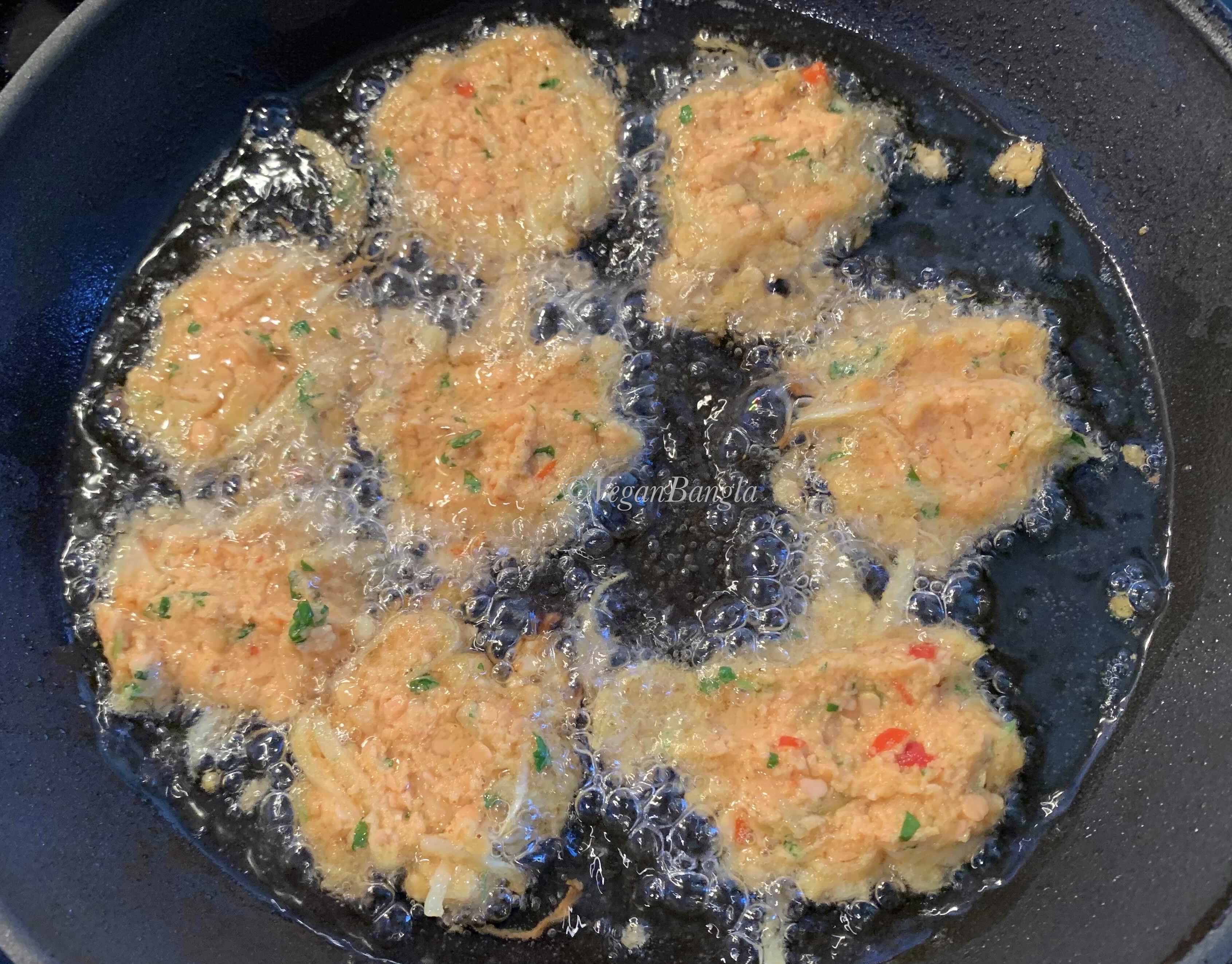 Crunchy Lentil Fritter – Peyaju (পেঁয়াজু/ পেঁয়াজি) – Vegan Bangla