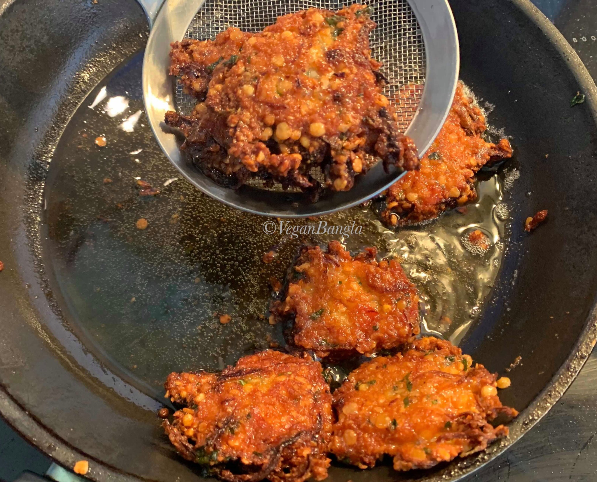 Crunchy Lentil Fritter – Peyaju (পেঁয়াজু/ পেঁয়াজি) – Vegan Bangla