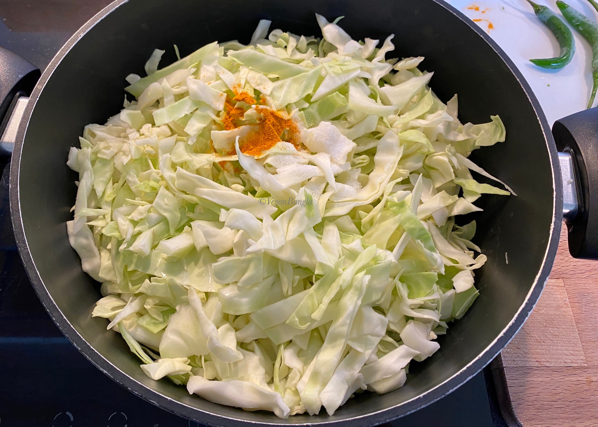 Cabbage recipe – Badhakopi Ghonto 2 (বাঁধাকপি ঘণ্ট) – Vegan Bangla